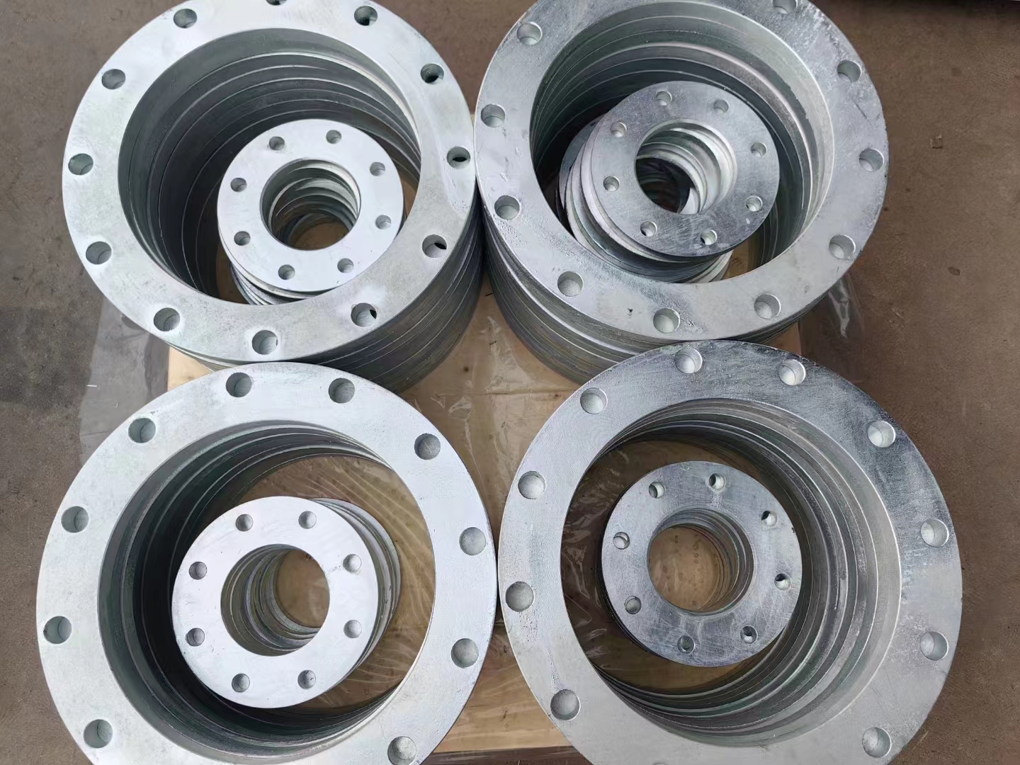 China EN1092-1 PN16 or PN10 Galvanized Steel Backing Ring/ Flange Plate ...